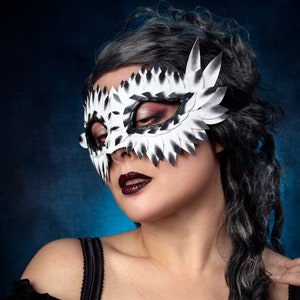 Snowy Owl Mask, White Bird Layered Feather Masquerade Mask - Etsy