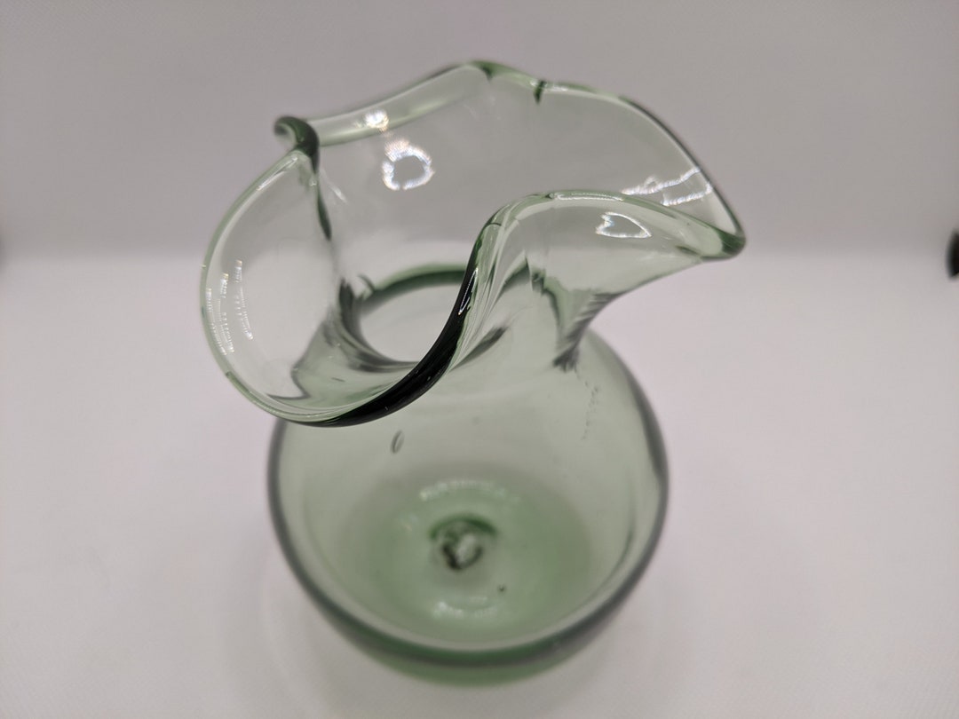 1972 Jamestown VA Hand Blown Green Glass Vase Ruffle Rim Mid Century ...