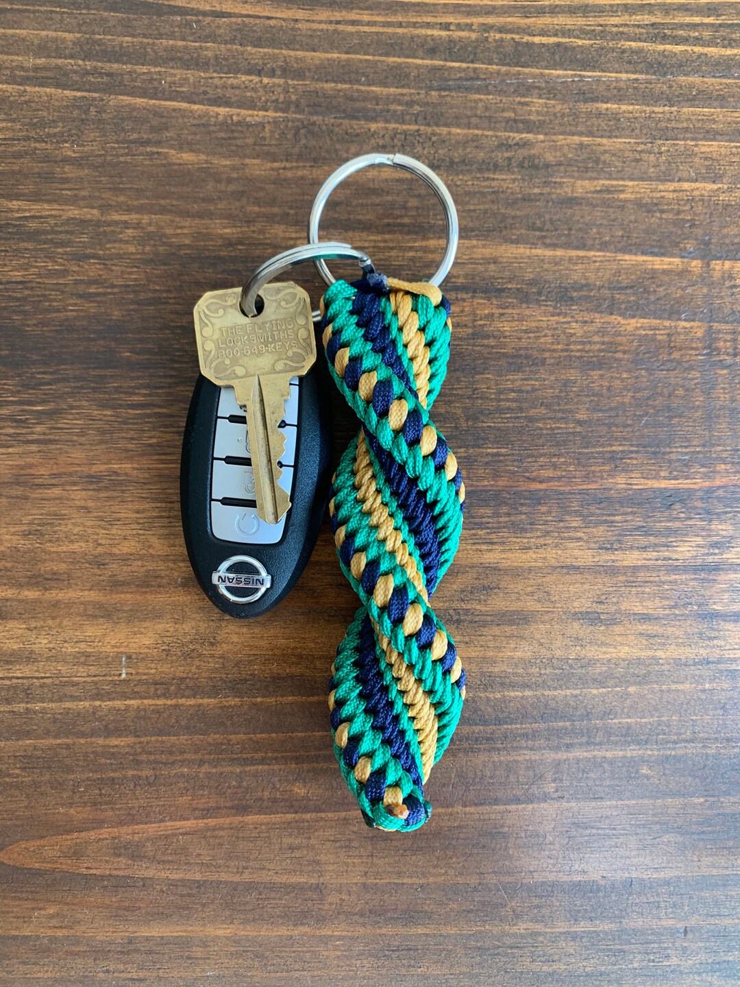 6-string Green, Gold & Navy Blue Spiral Paracord Keychain Notre Dame ...