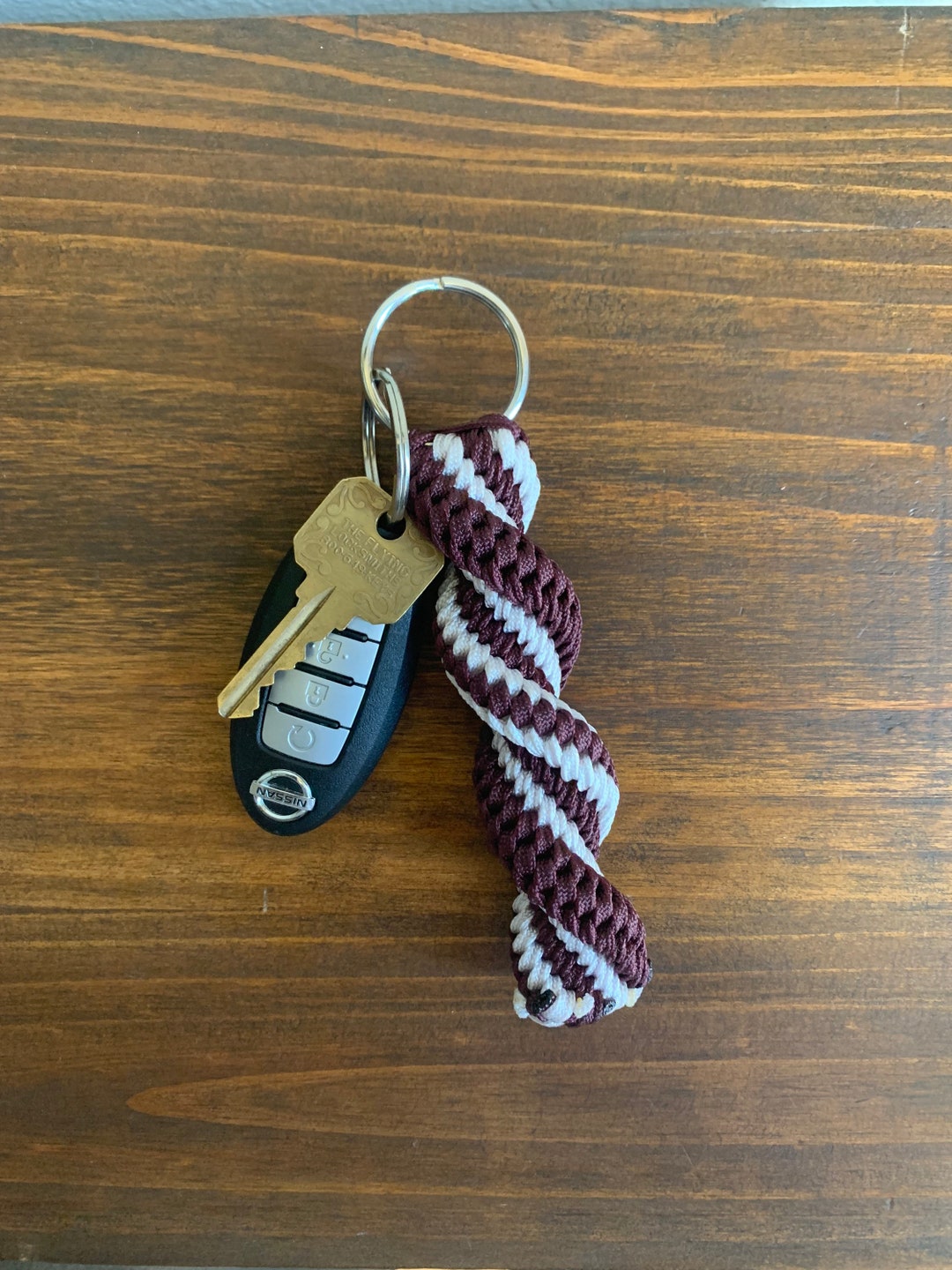 5-string Maroon and White Spiral Paracord Keychain Texas A&M ...