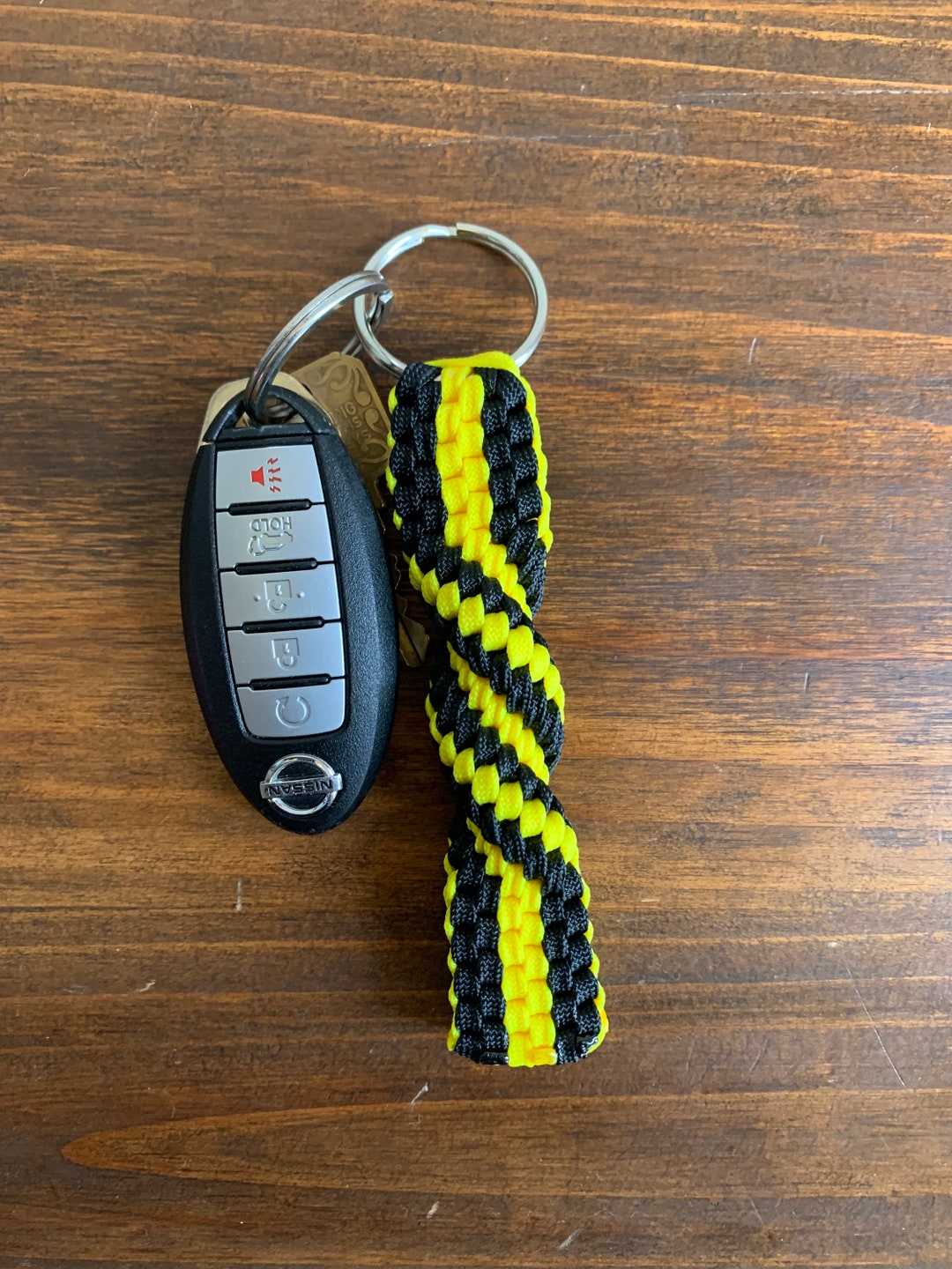 4-string Black & Gold Brick/twist Paracord Keychain Iowa Hawkeyes ...