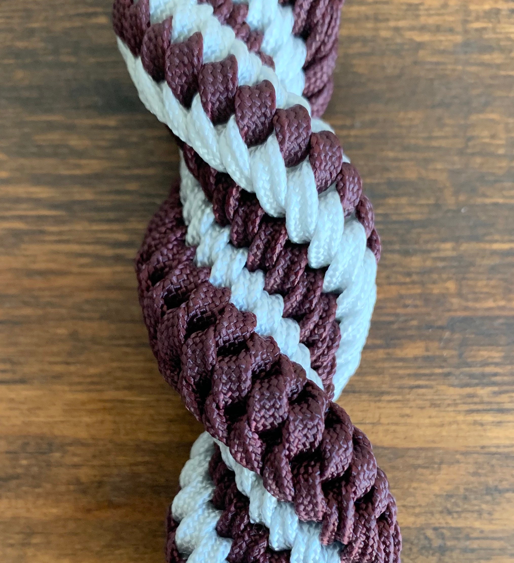 5-string Maroon and White Spiral Paracord Keychain Texas A&M ...