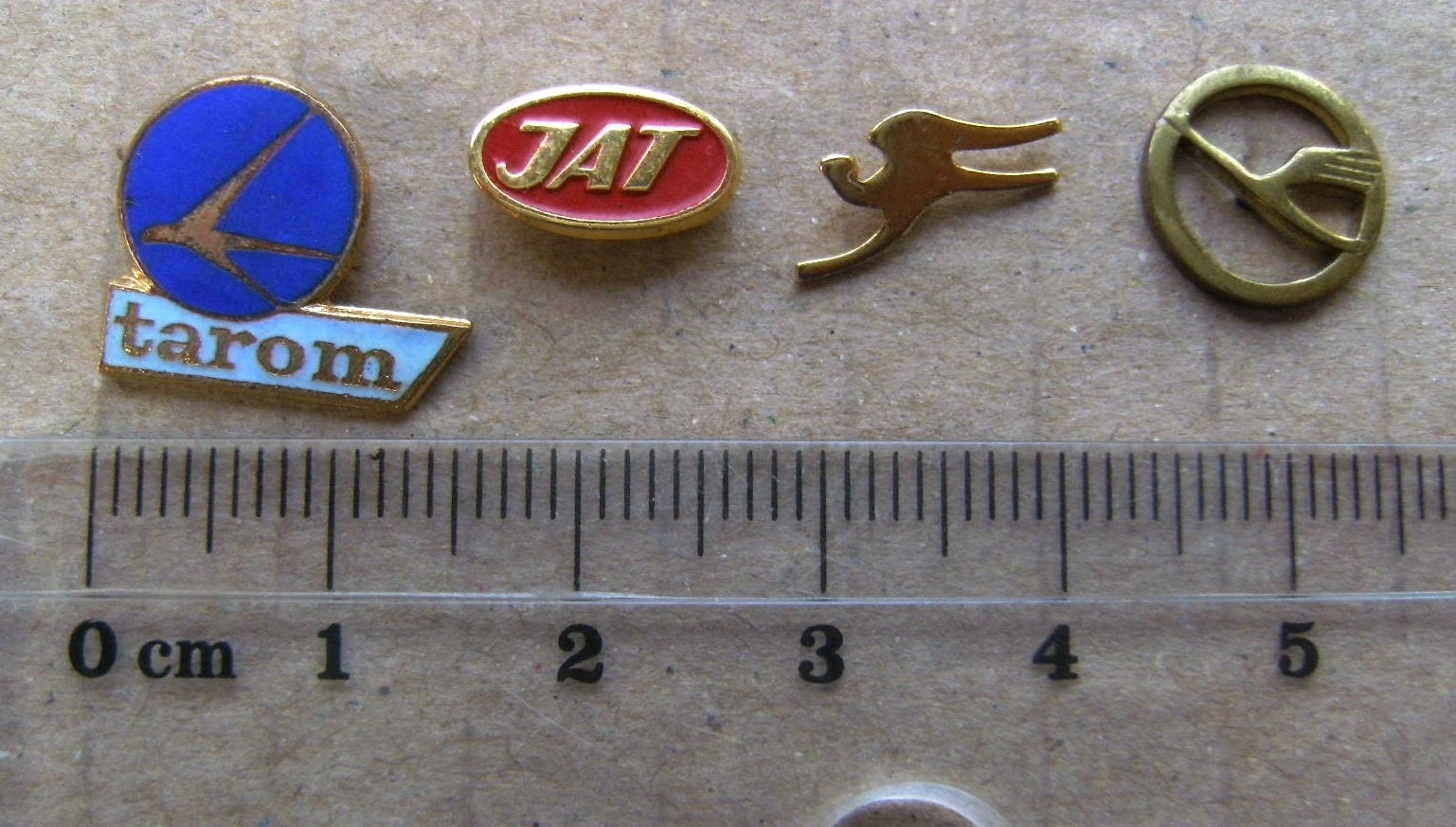 Airlines Vintage Pin Badges Lot of 4: Lufthansa, Tarom, Qantas & JAT ...