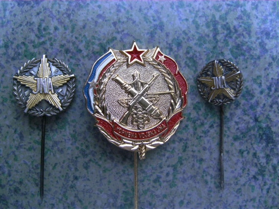 JNA (Yugoslav People's Army) - Lot of 3 vintage pin … - Gem