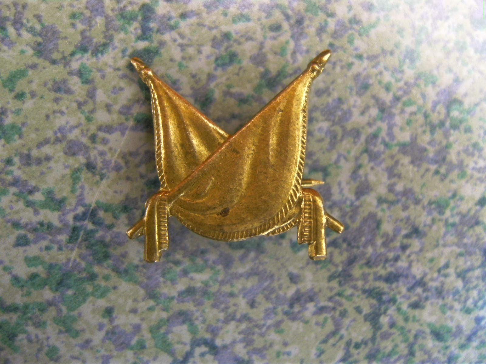 Crossed Flags - Vintage Pin Badge - Etsy
