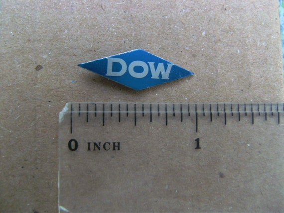 DOW logo chemical company - Vintage pin badge - Gem