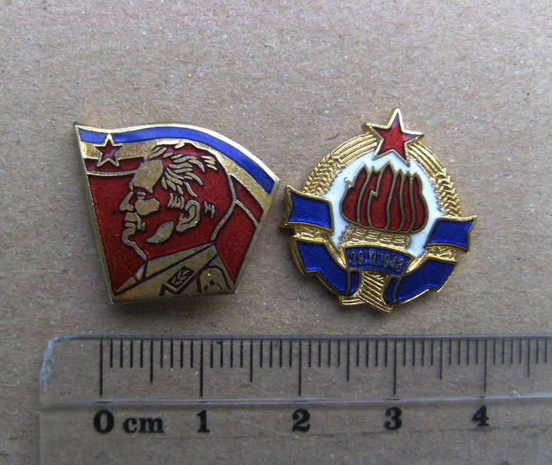 TITO Leader of Yugoslavia & Coat of Arms Yugoslavia Vintage Enamel Pin ...