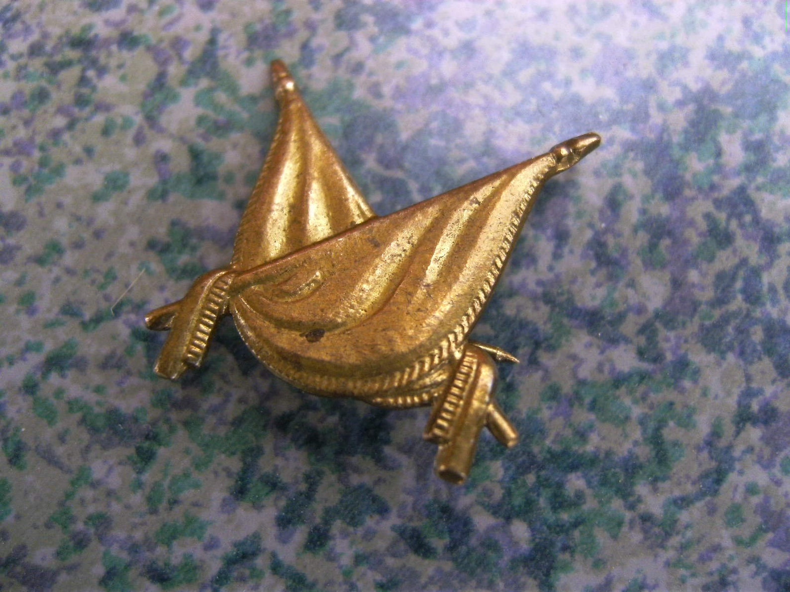 Crossed Flags - Vintage Pin Badge - Etsy