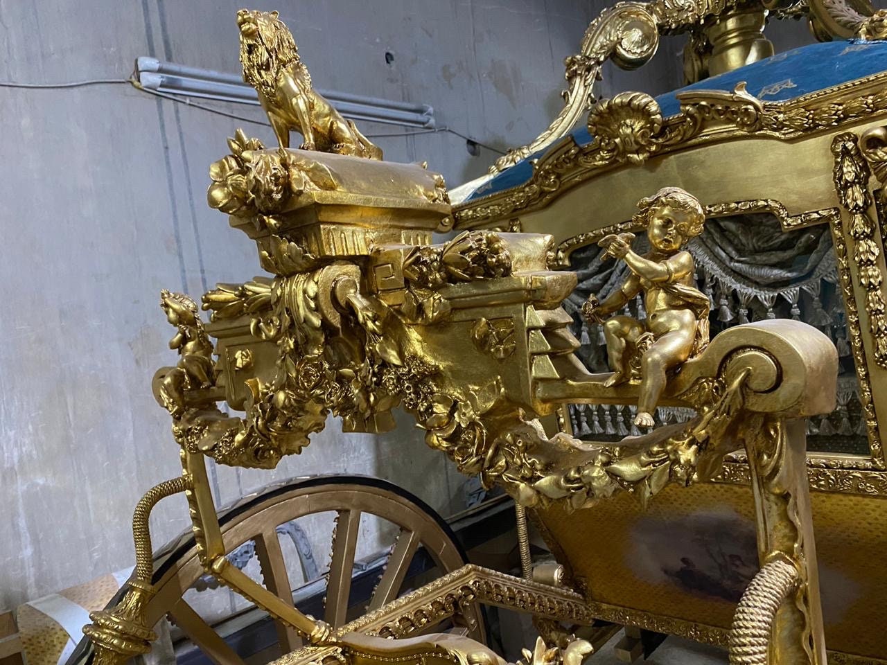 Baroque Horse-drawn Carriage Light Blue / Gold - Wedding - Royal Coach ...