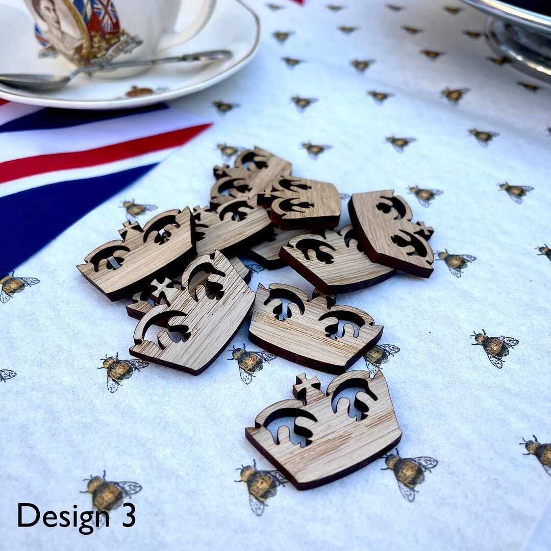 Queen's Platinum Jubilee Wooden Table Confetti | Crown | Party ...
