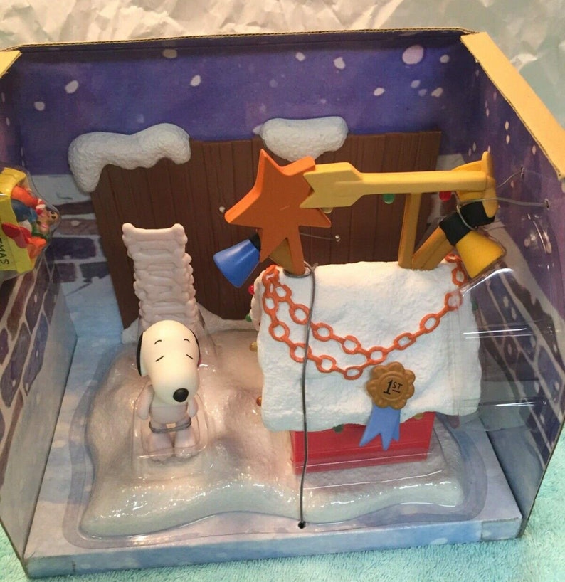 Peanuts A Charlie Brown Christmas Snoopy's Contest Winning Display ...