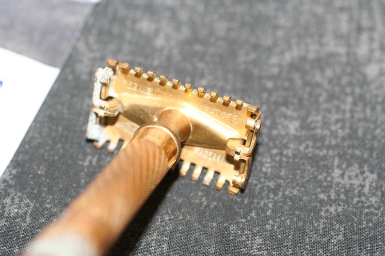 Vintage Gillette 1934 Aristocrat Brass Safety Razor 1956175/18955 - Etsy