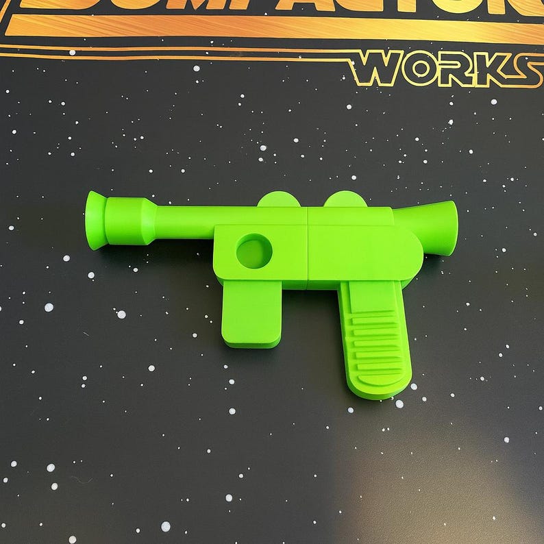 Life-sized Vintage-style Hansolo Blaster - 3D Printed Star Wars Custom ...