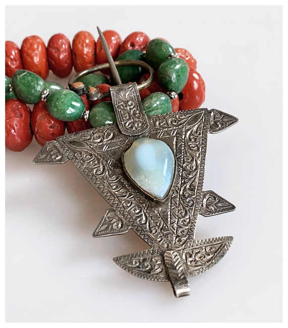 LARGE MOROCCAN FIBULA - Gem