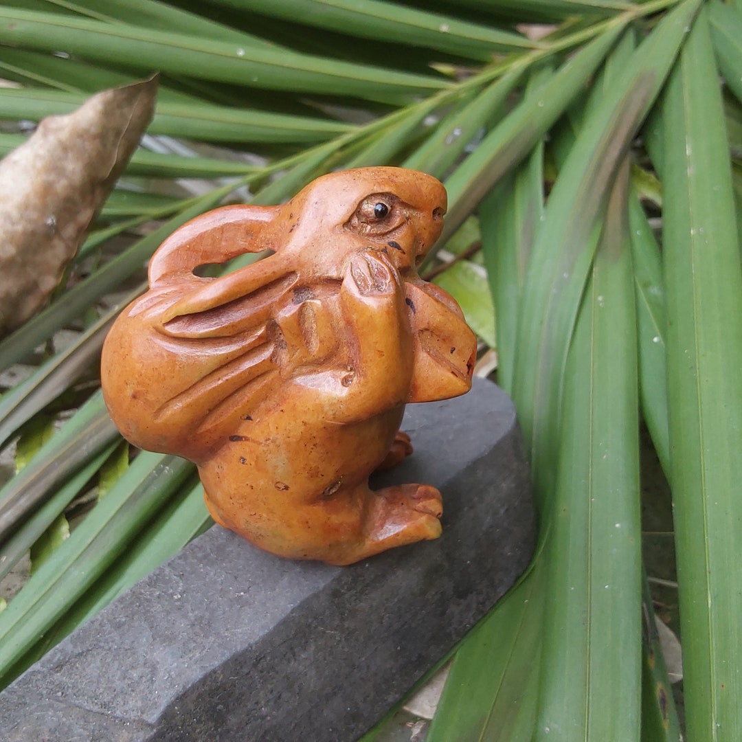 Japanese 20th Century Netsuke Carved Wood Rabbit Rabbit - Etsy
