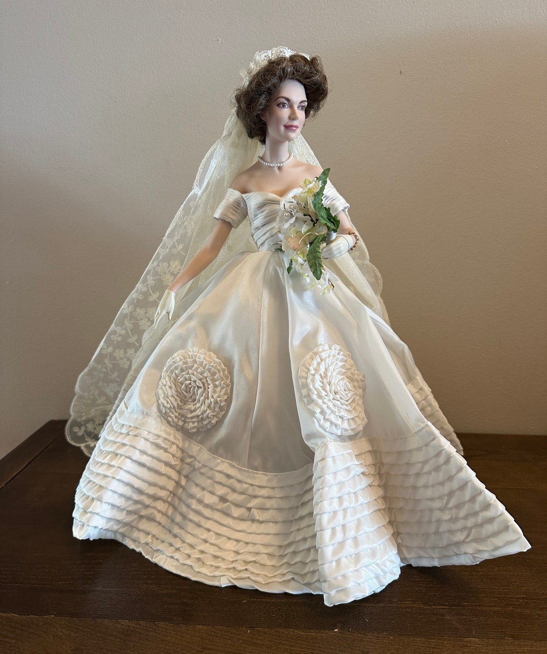 Franklin Mint 16 Porcelain Portrait Jacqueline Kennedy Heirloom Bride ...