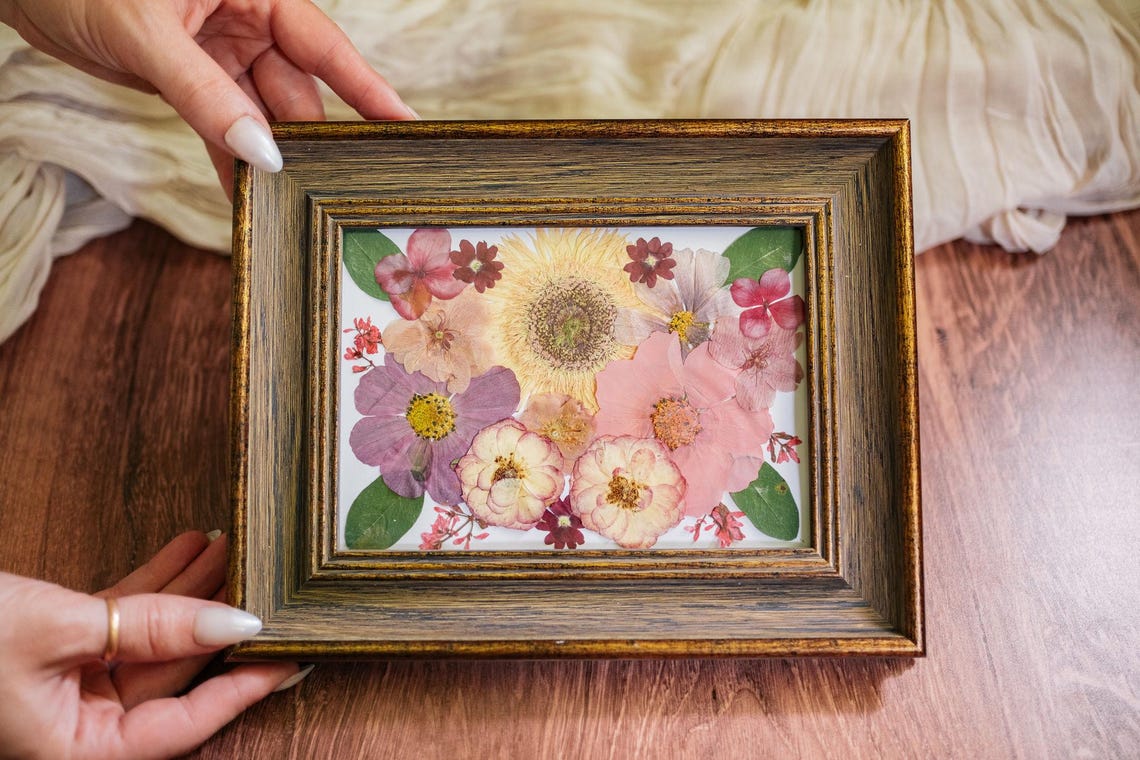 Handmade Pressed Floral Frame: Real Flower Wall Decor (5x7) - Etsy