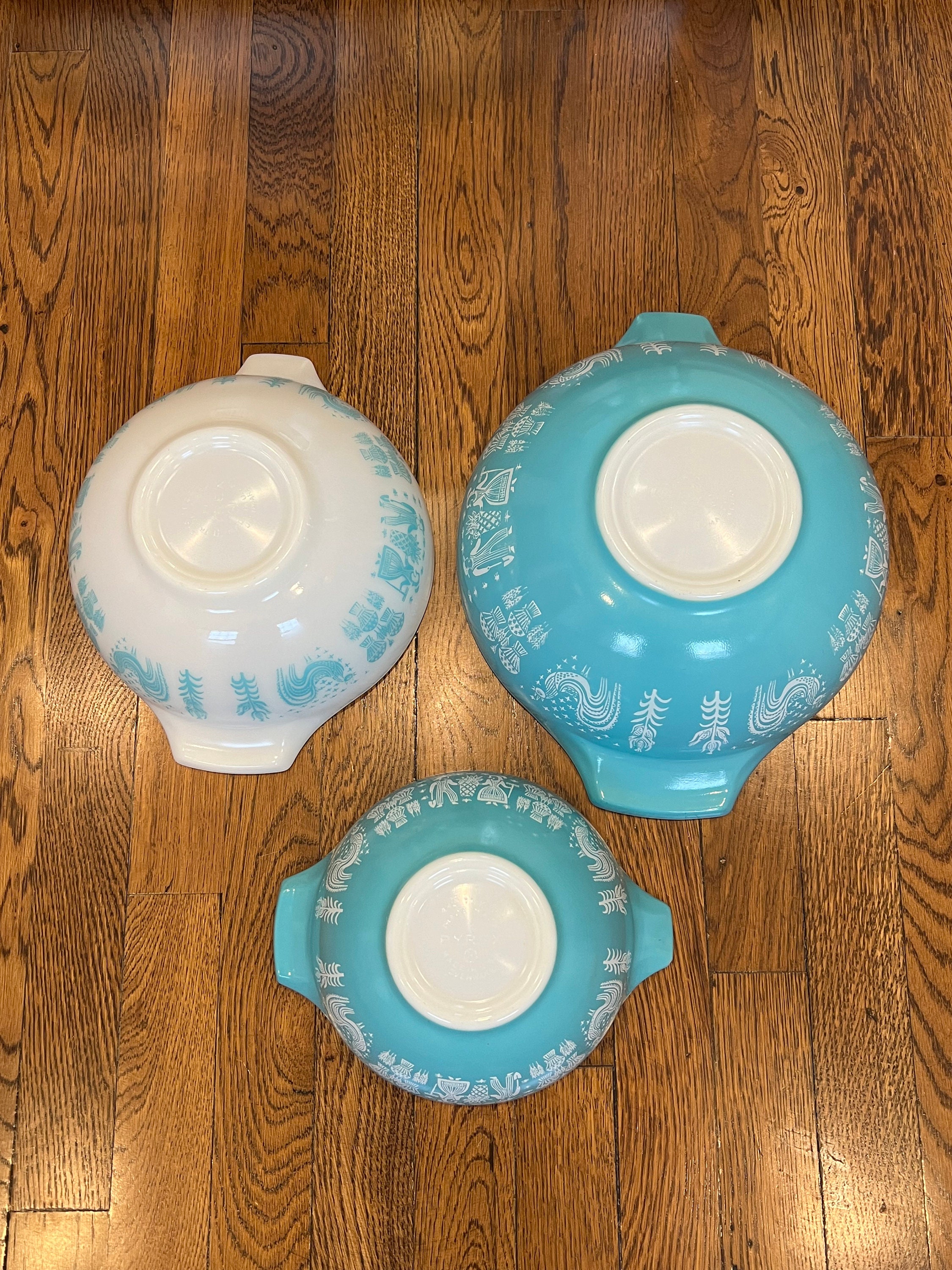 Vintage 1960s Pyrex Turquoise & White Amish Butterprint Cinderella ...