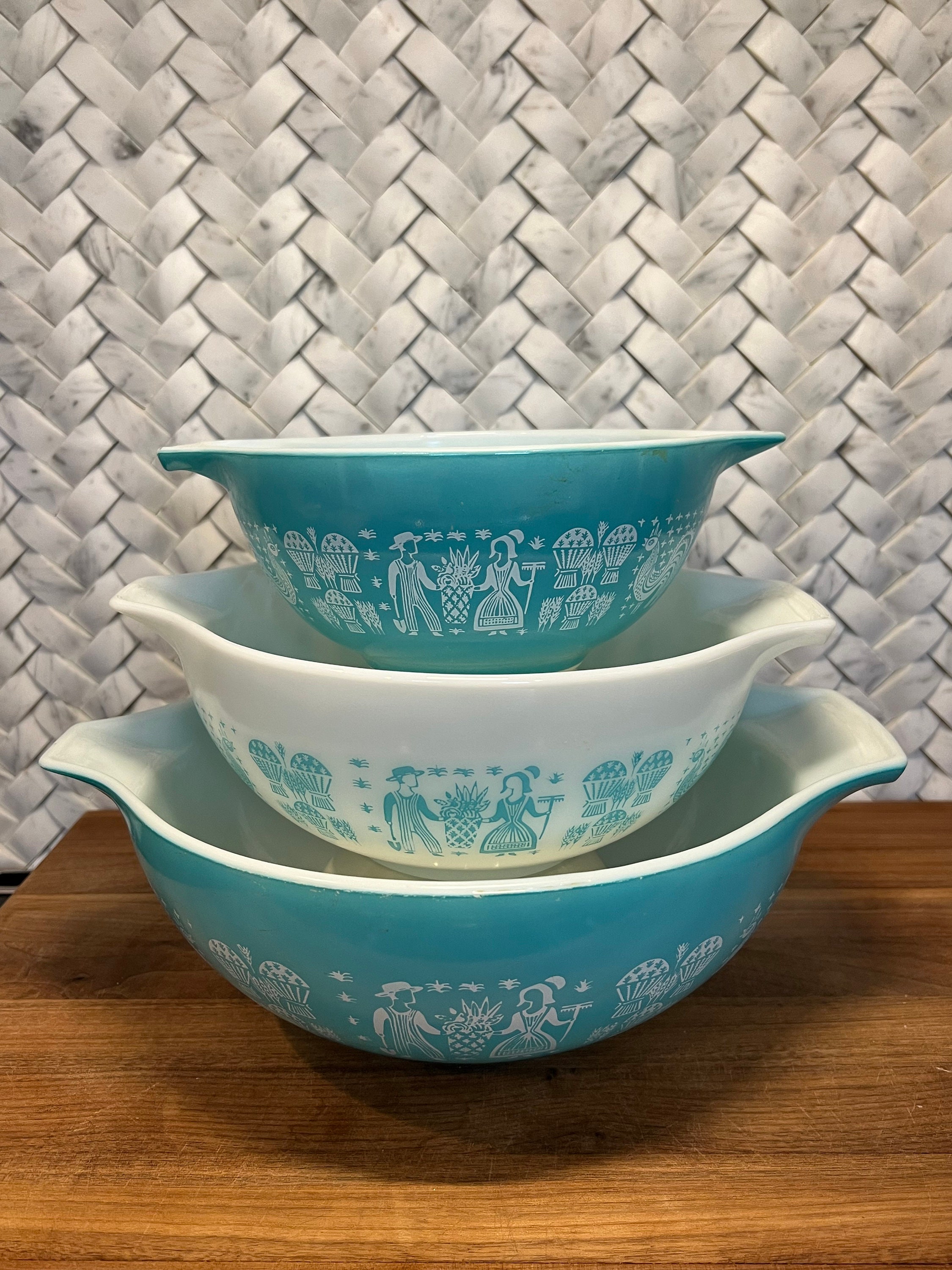 Vintage 1960s Pyrex Turquoise & White Amish Butterprint Cinderella ...