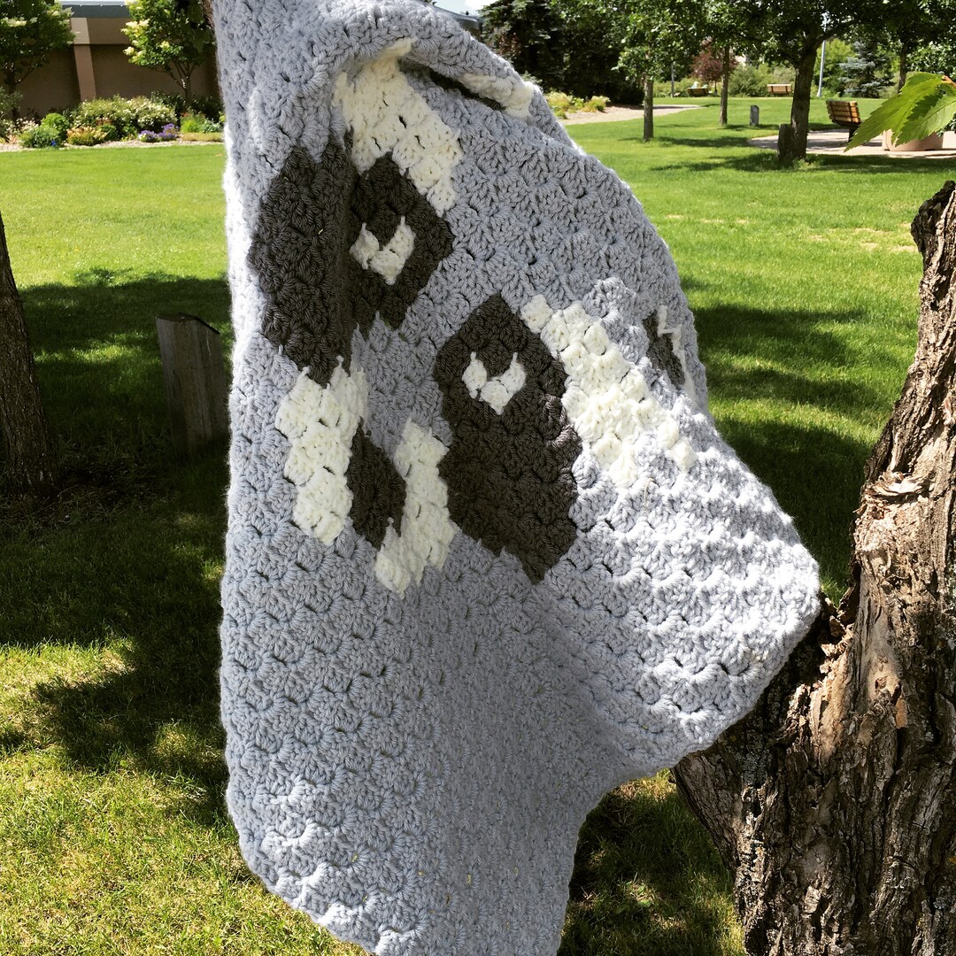 Bandit (raccoon) Stroller Blanket Crochet Pattern - Etsy