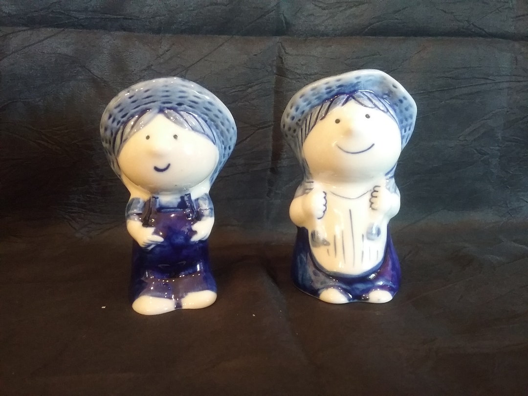 Blue Willow Dutch Boy and Girl Salt and Pepper Shakers - Etsy