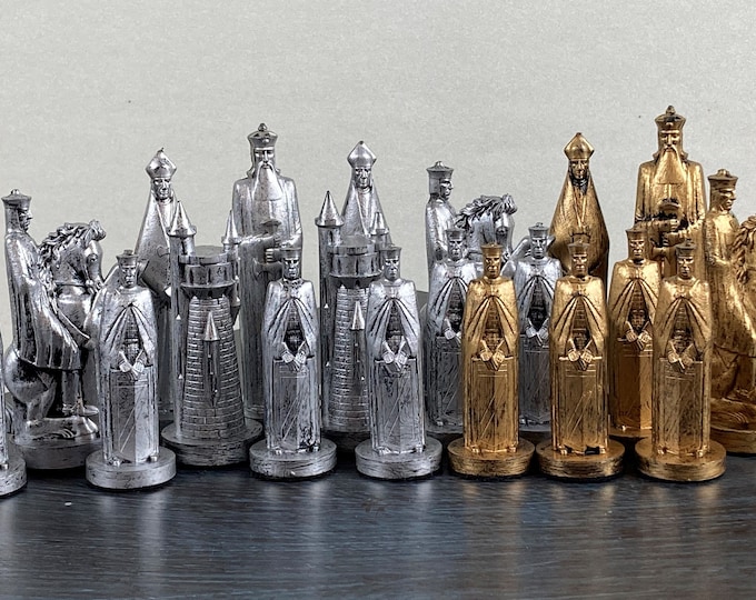 1962, Peter Ganine, Plastic, Medieval Sculptured Chess Set Pieces, Sold ...