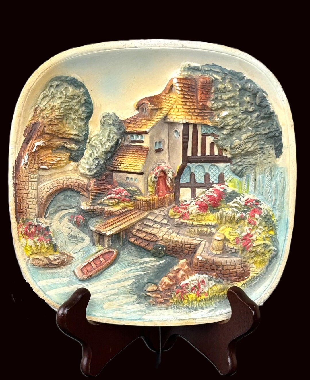A Legend Products, Made in England, 3D Design Chalkware Decorative ...
