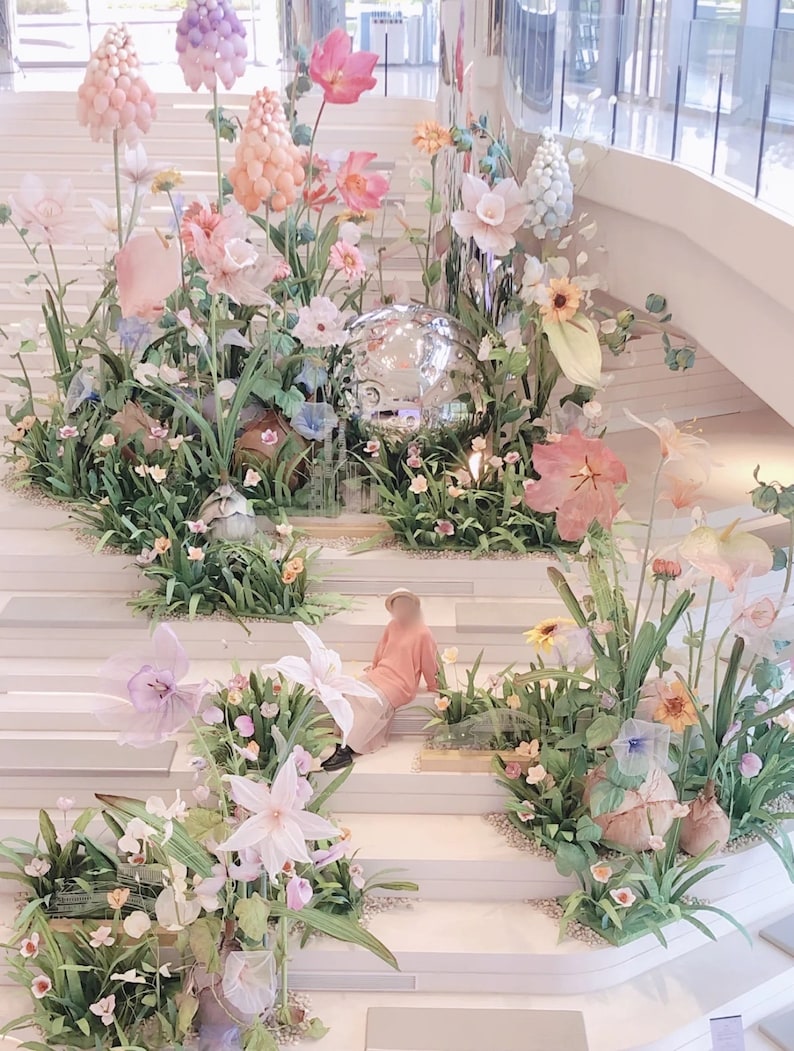 Retail window Display- Visual Merchandising- Holiday Store Front Decor ...