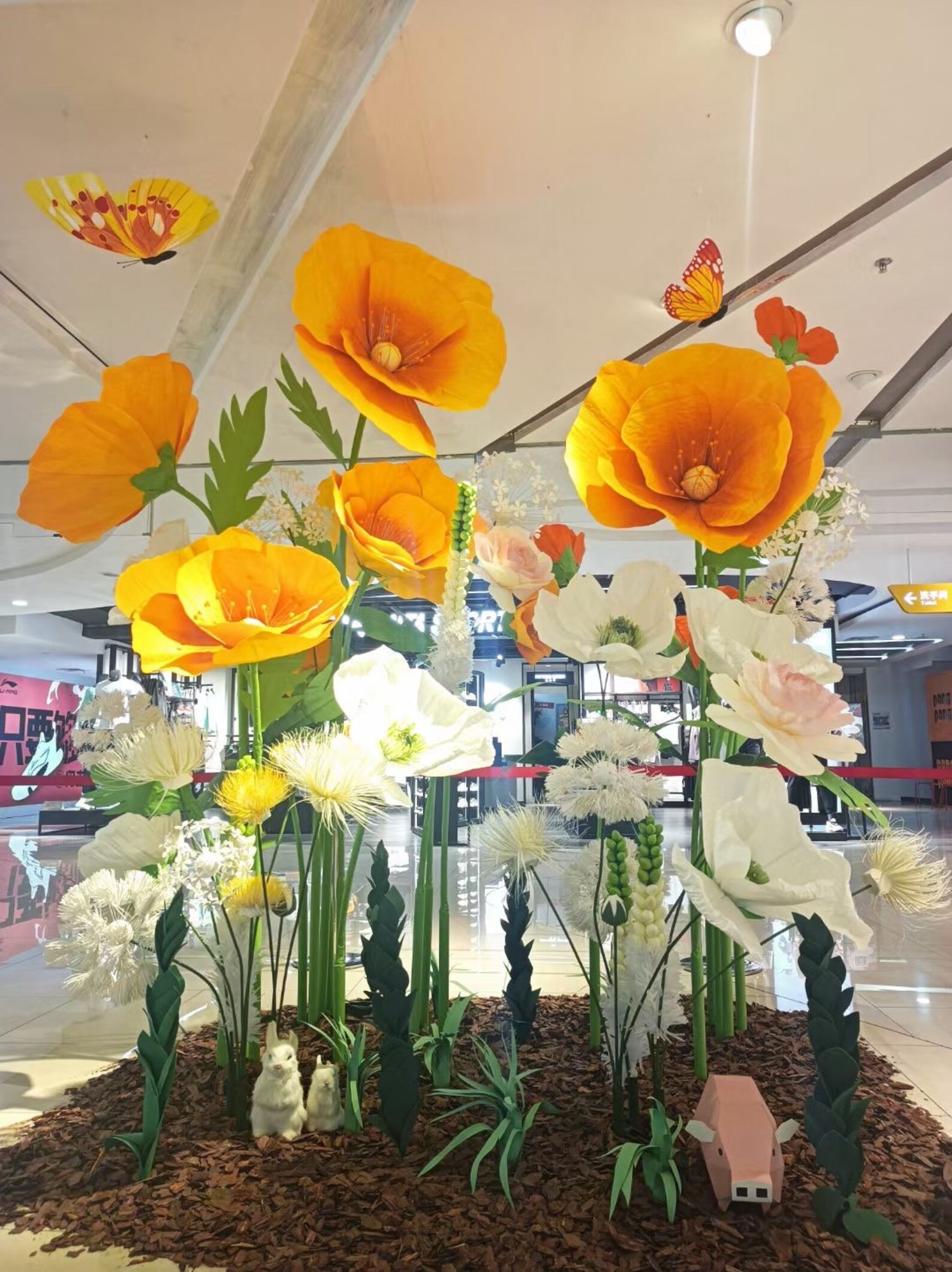 Holiday Retail Front Window Display- Hand Crafted Flower Installation ...