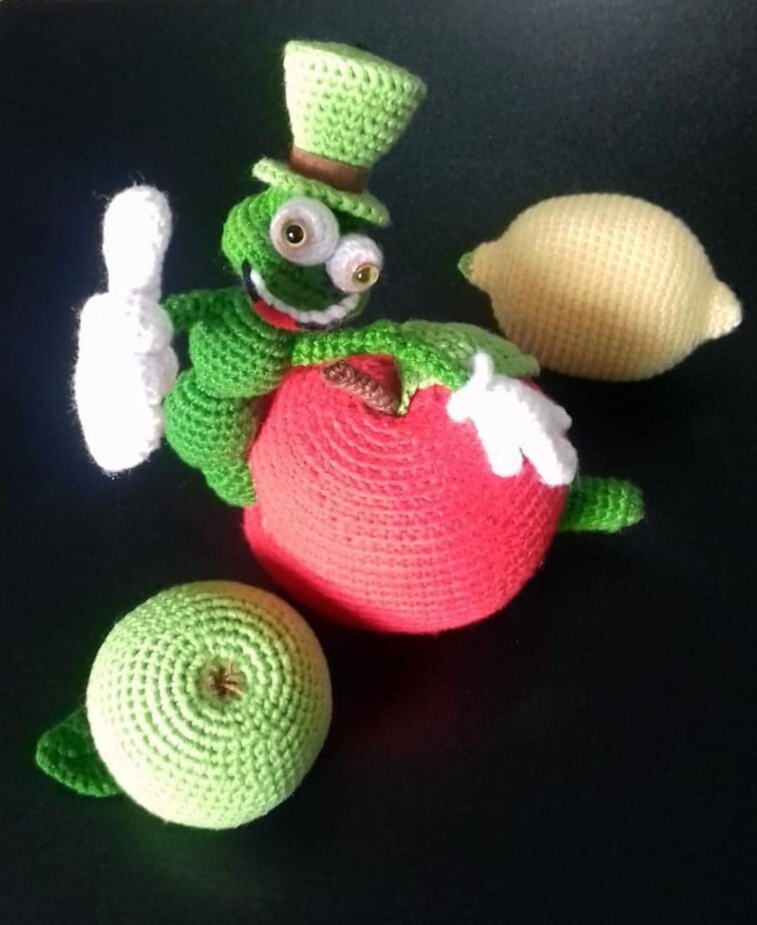 Apple Worm, Pattern in Eng, Crochet, Amigurumi Pattern - Etsy Israel