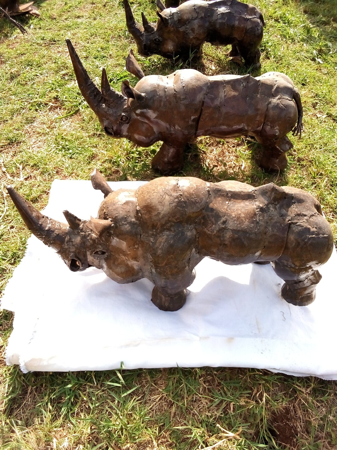 African Scrap Art Rhino Sculpture | Green Art | Metal Art Kifaru Statue ...