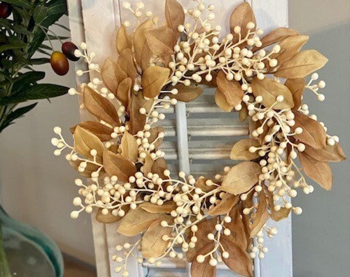 Mini Neutral Colored Wreath for Indoor Decor, Cream Berries and Leaves ...