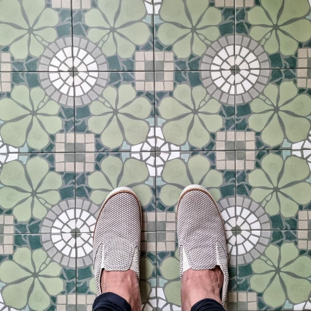 Full Tile Sample: Bloom Green Anti Slip Moroccan Patterned Porcelain ...