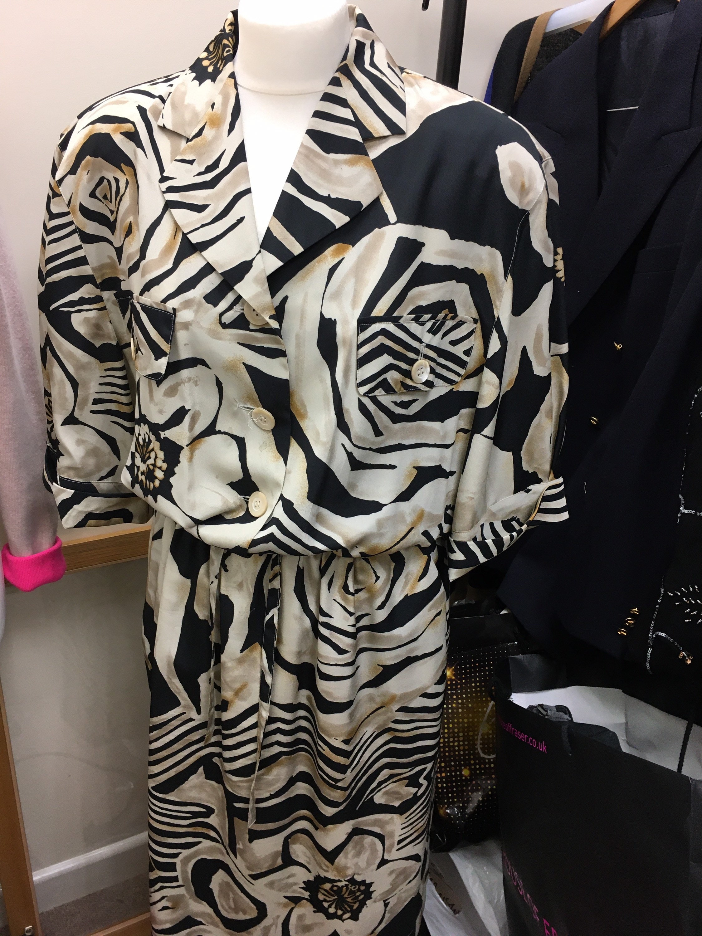 Jobis viste crema negra y taup - Etsy España