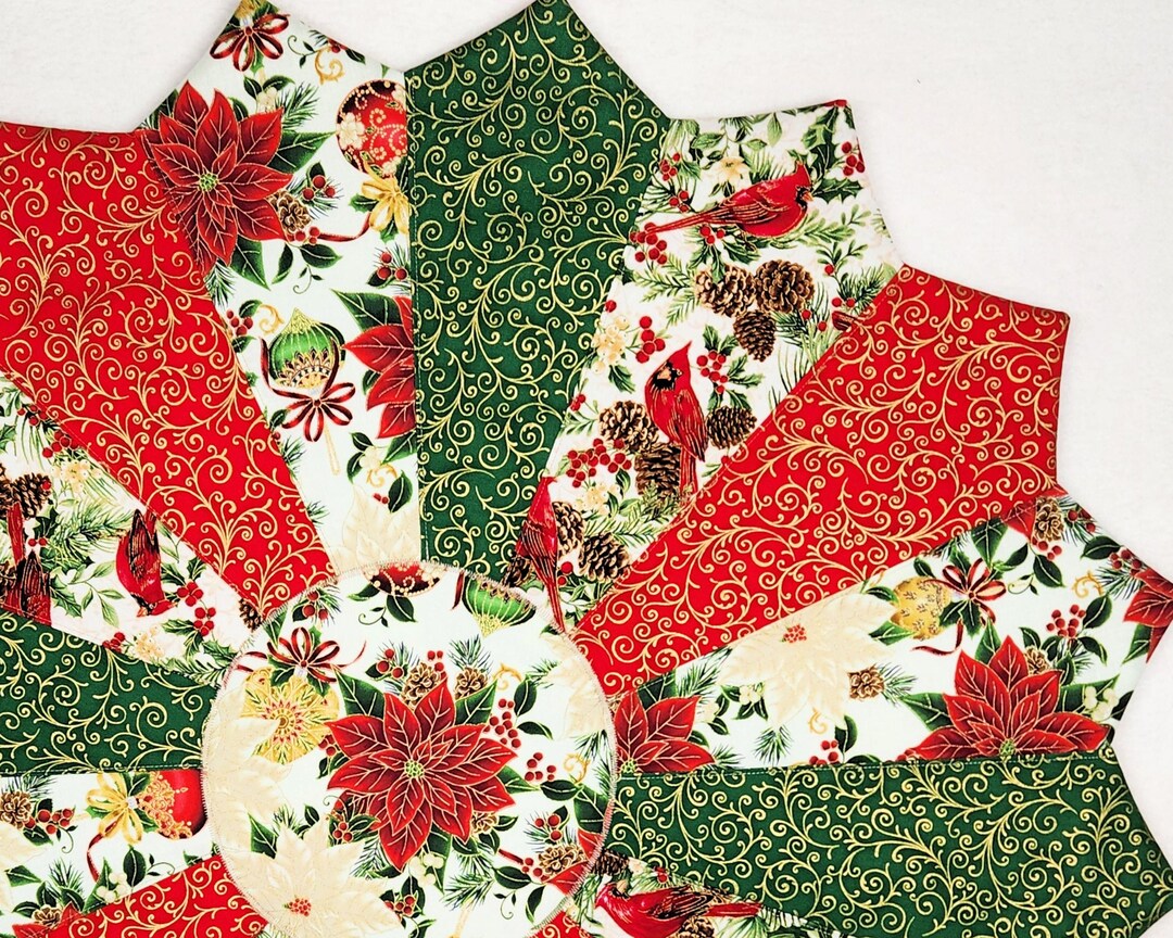 Christmas Quilted Centerpiece / Table Topper / Large Reversible Round ...