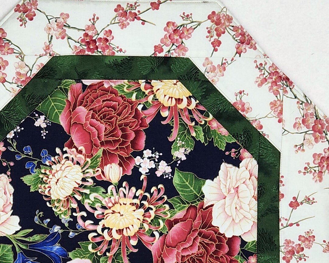 Quilted Centerpiece / Table Topper / Small Reversible Octagon - Etsy