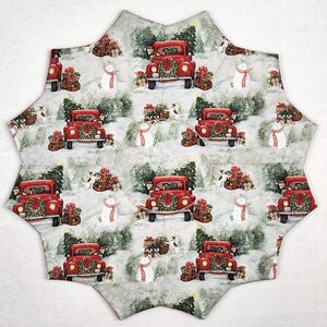 Christmas Quilted Centerpiece / Table Topper / Small Reversible Round ...