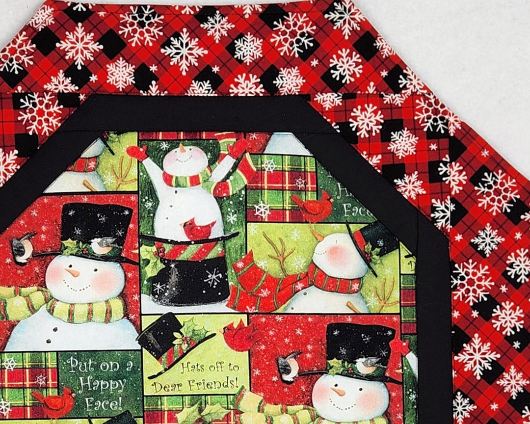 Christmas Quilted Centerpiece / Table Topper / Small Reversible Octagon ...