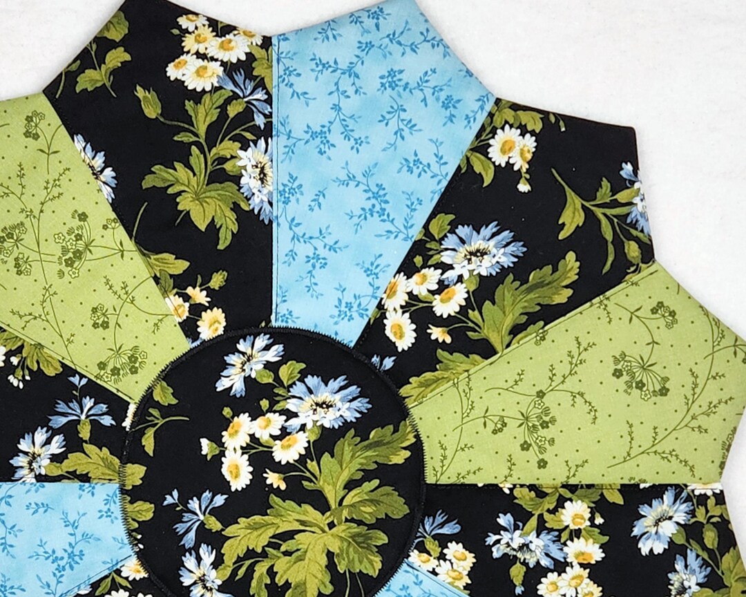 Quilted Centerpiece / Table Topper / Small Reversible Round - Etsy