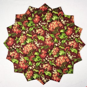 Quilted Centerpiece / Table Topper / Large Reversible Round - Etsy