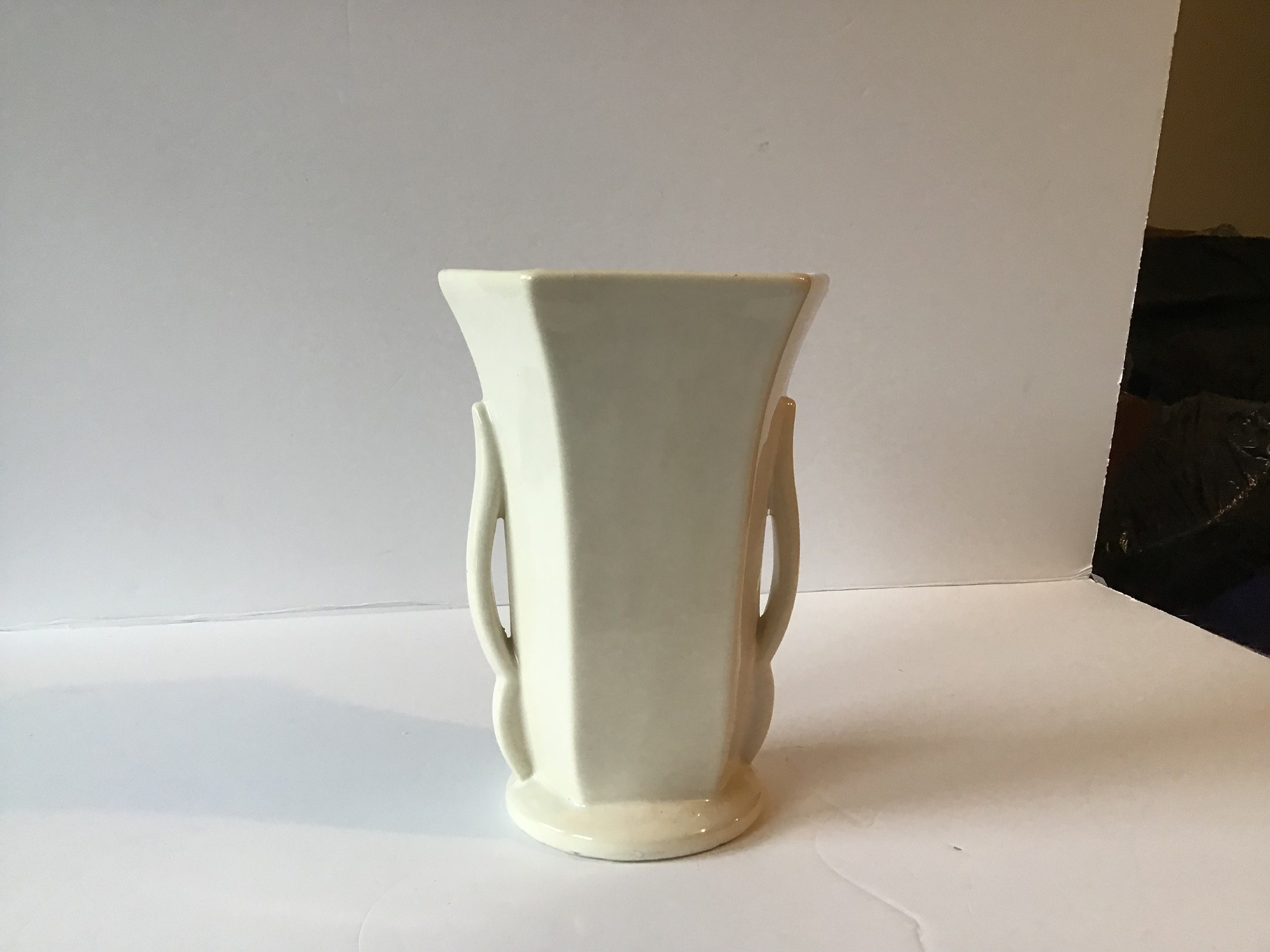Vintage Mcm Mccoy Rose Vase, Cream Colored With Beautiful Red Roses - Etsy