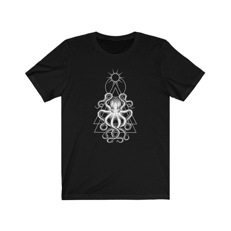 Occult Octopus Tee, Witchy Sea Creature Tshirt, Ritual Cephalopod Shirt ...