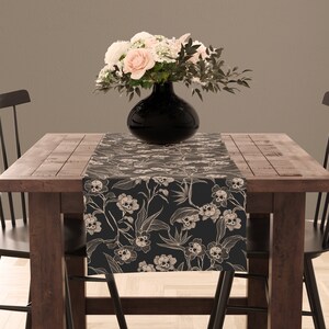 Gothic Floral Table Runner, Witchy Skull Flower Kitchen Decor, Goth ...