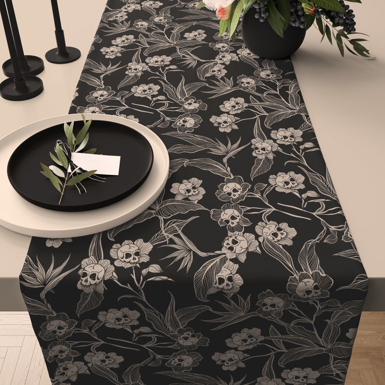 Gothic Floral Table Runner, Witchy Skull Flower Kitchen Decor, Goth ...