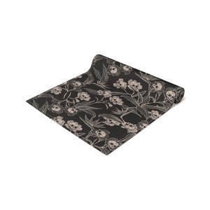 Gothic Floral Table Runner, Witchy Skull Flower Kitchen Decor, Goth ...