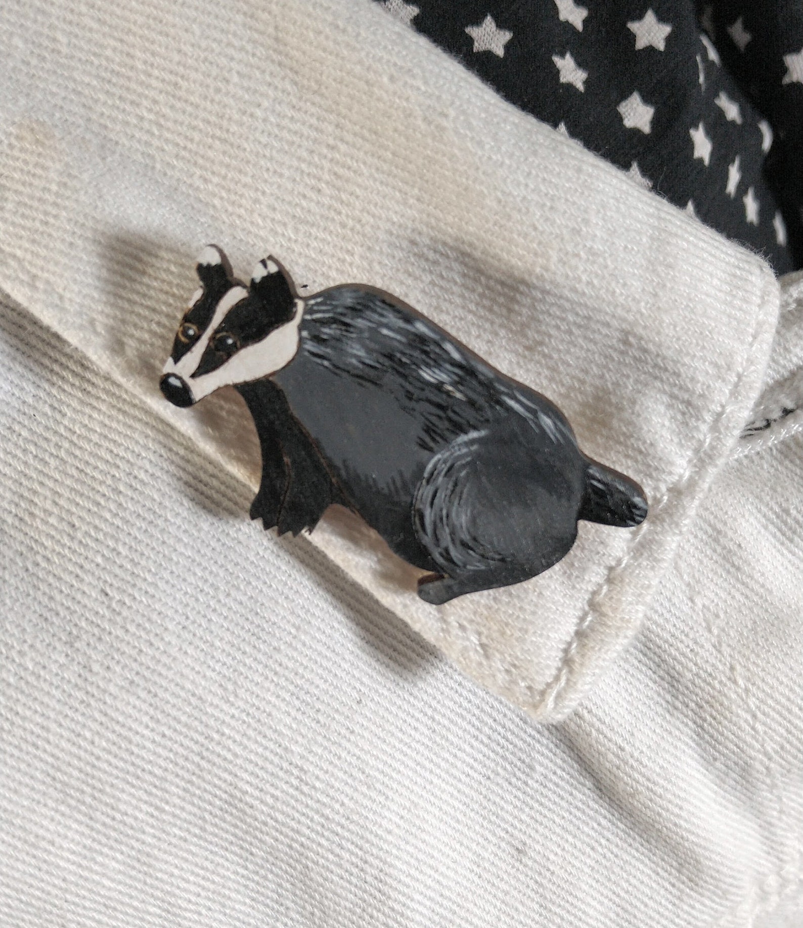 Badger Pin Badge Wooden Hand Painted Brooch Wildlife Gift - Etsy