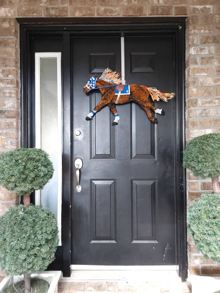 wholesale dealer womens Kentucky Derby Race Horse Wreath, "Homestretch"