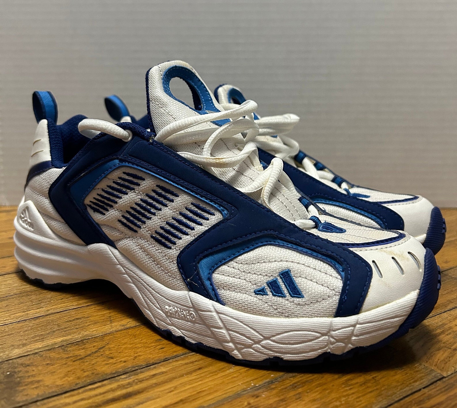 Vintage 2000s Adidas Torsion Irreverent Training Sport Sneakers Size 8 ...