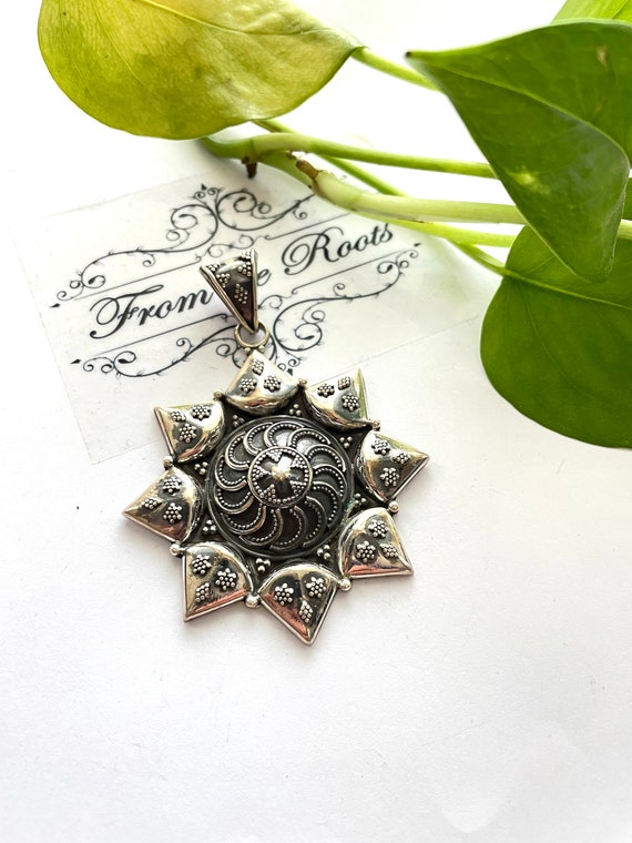 Vintage silver star pendant - Gem