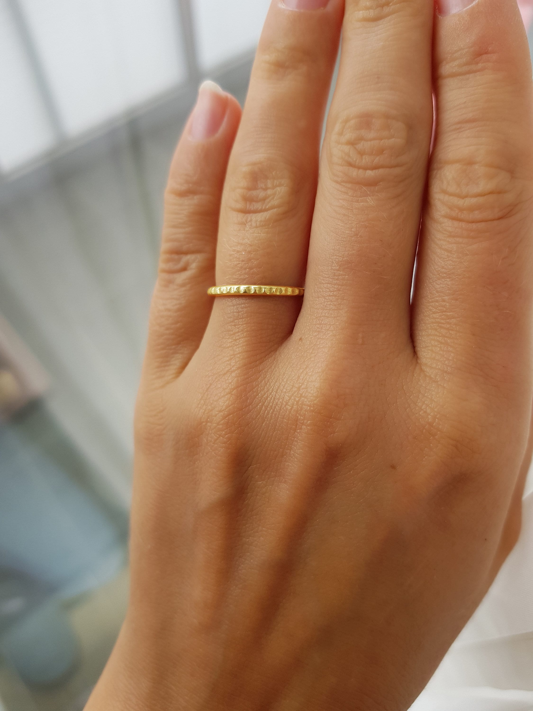 Anillo de oro macizo de 14k decorado con muesca simple para mujer ...